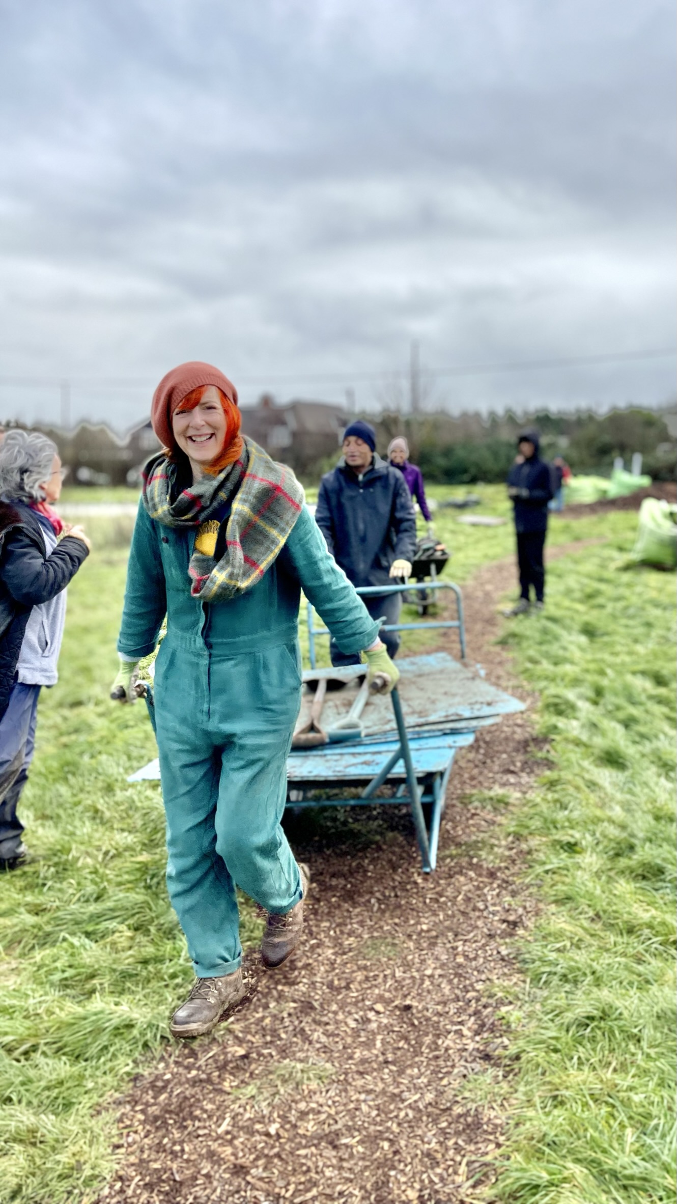 Sutton Community Farm volunteers - Incredibusy