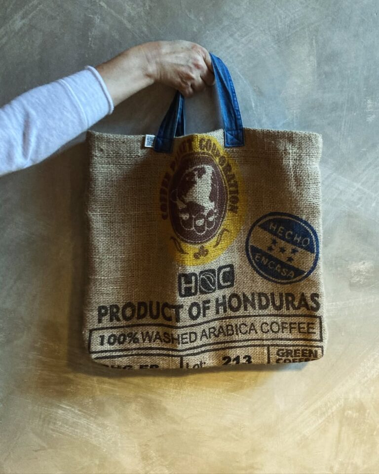 10 creative ways to repurpose Burlap Coffee Sacks into beautiful ...